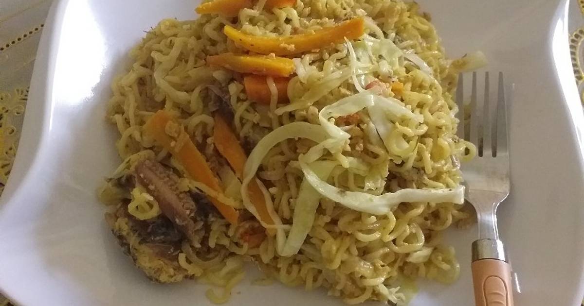 Fried indomie with egg and vegetables girki daga TEEGANA'S KITCHEN ...