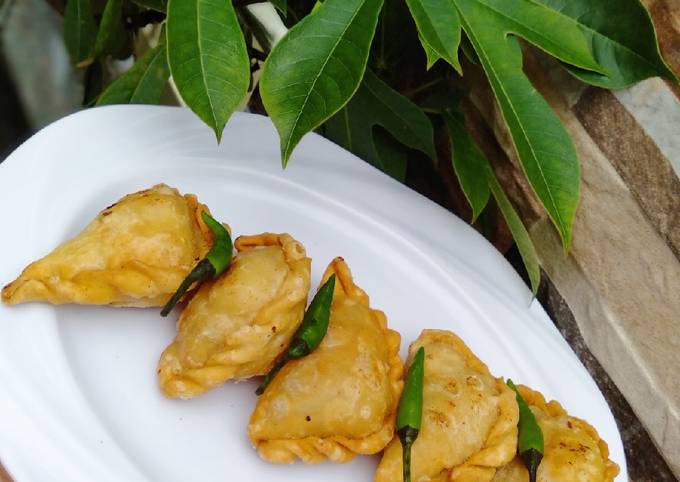 Resep Pastel sayur dan telur puyuh oleh Sukma Maria Ulfah - Cookpad