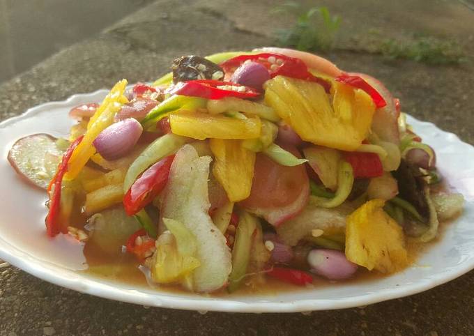 Resep Asinan Buah Nanas Jambu n timun oleh Egyfebiola - Cookpad