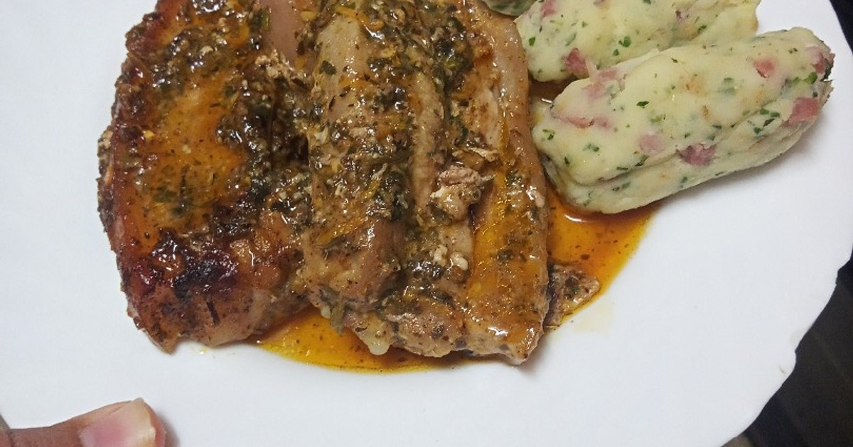 Costillas De Cerdo Maceradas Y Al Horno Con Puré De Papas Revolcón ...