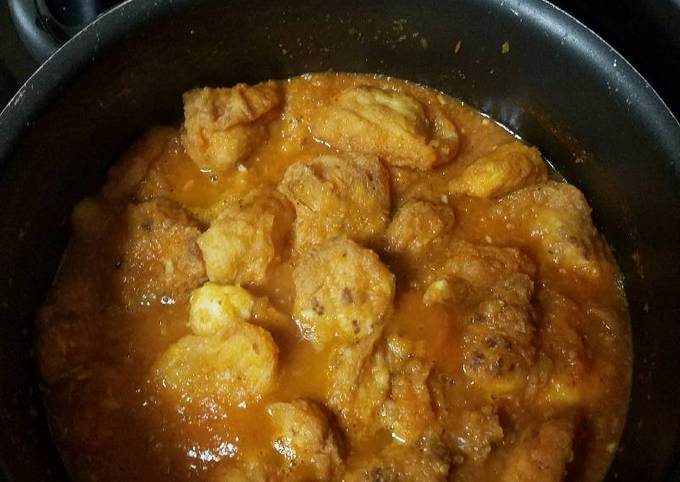 Coliflor capeada en huevo turrón en salsa roja Receta de Ana Alcala ...