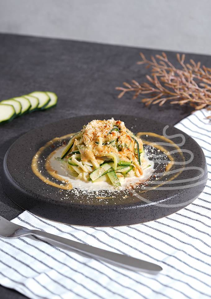 Resep Garlic Zucchini Noodle oleh Rich Products Indonesia - Cookpad