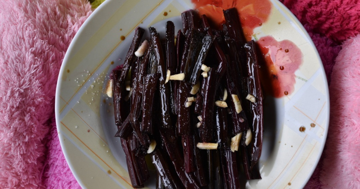 Σαλάτα από κοτσάνια παντζαριού Συνταγή από τον/την Hani - Cookpad