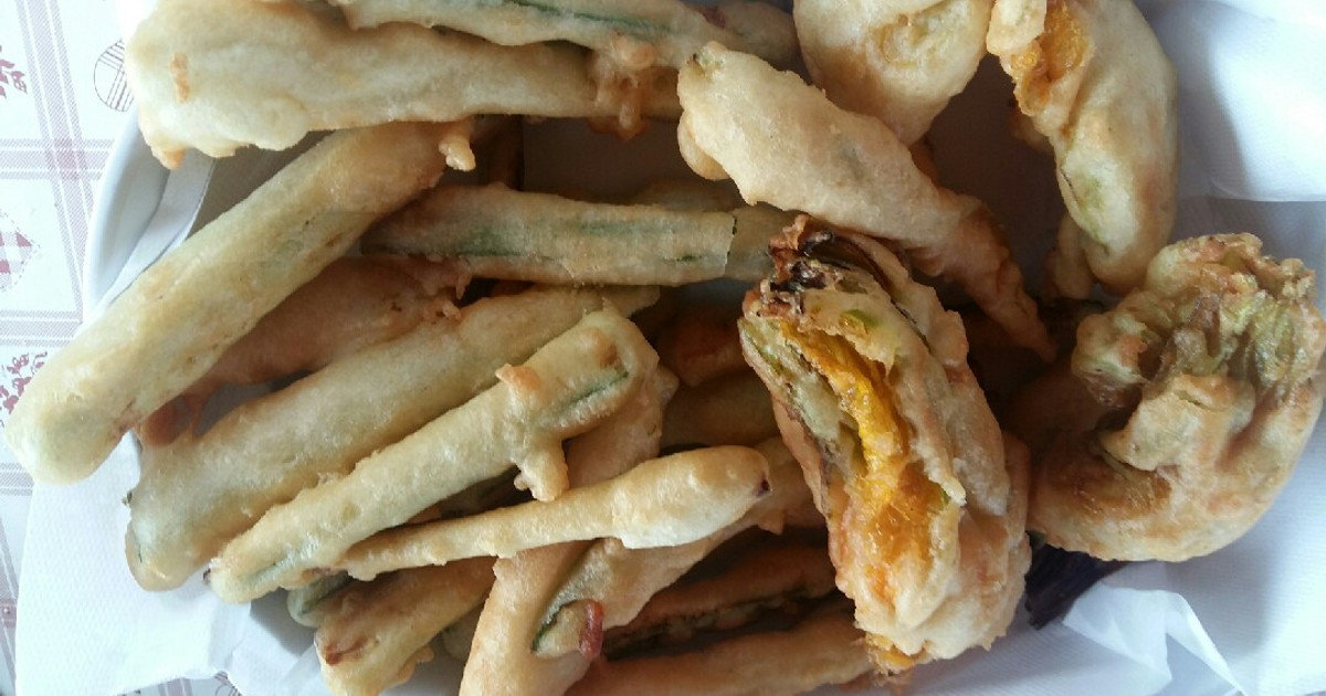 Ricetta Fiori E Zucchine Fritti di cinzia Di Mani In Pasta - Cookpad