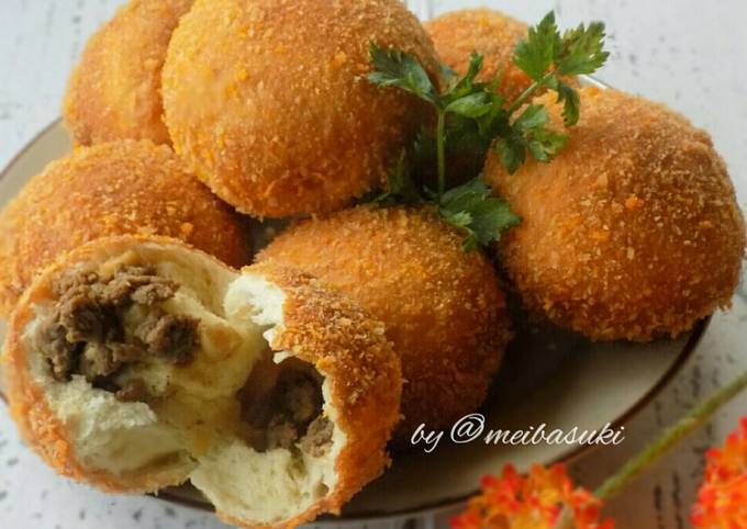 Resep Roti Goreng Isi Daging Sapi oleh Mei Basuki - Cookpad