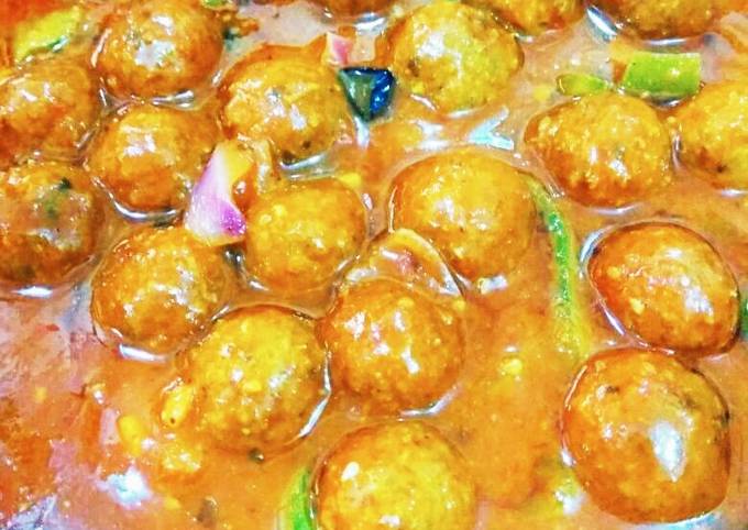 Manchurian chicken ball Recipe by Kehkashan Siddique - Cookpad