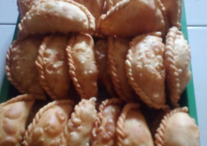 Resep Pastel renyah oleh Neulis Agustin - Cookpad