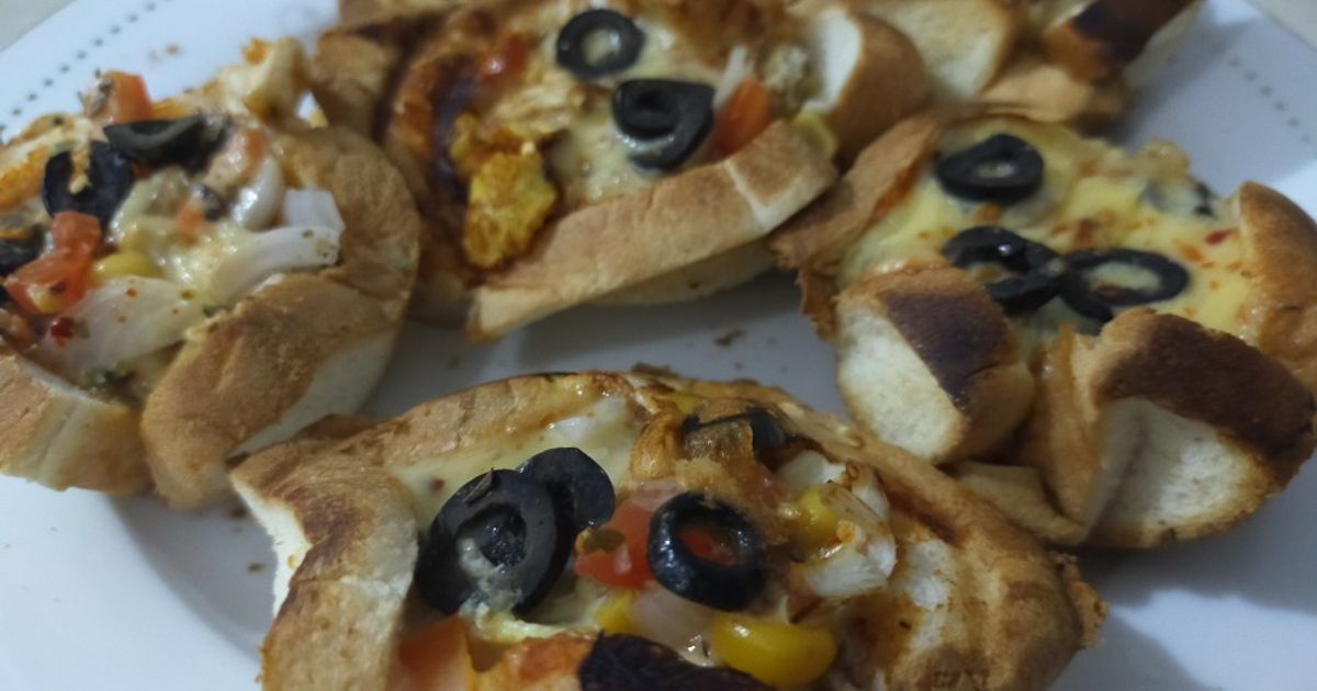 Bread Pizza Cups Ready In 10 Minutes Recipe by Sheeza Wajid Siddiqui ...