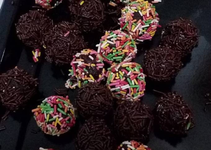 Resep Bola-bola Oreo oleh Muarifah Hii - Cookpad