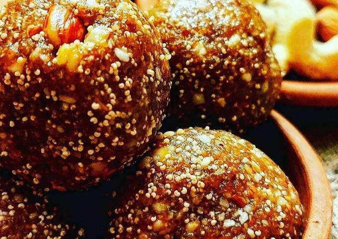 Gond Atta Dry fruit Ladoo Recipe by Shradha Nema (foodgazin') - Cookpad