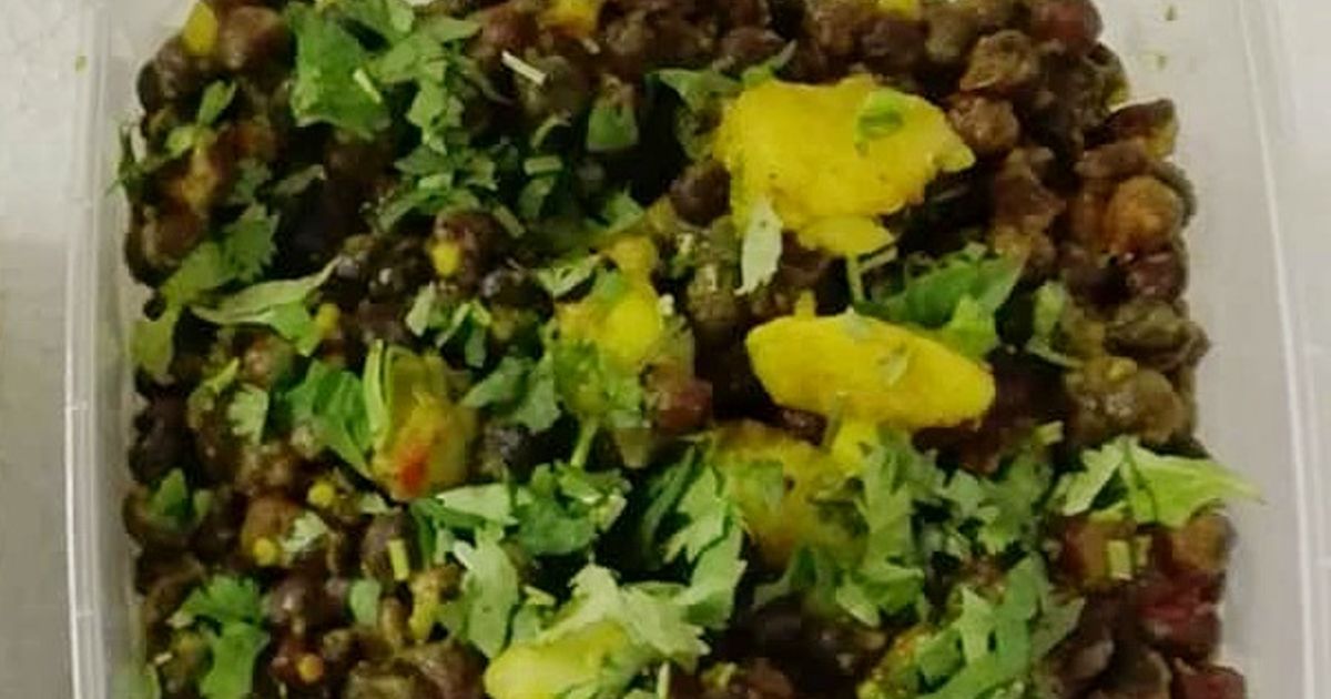 Aloo Channey Recipe by Madiha Muzammil Khanani - Cookpad