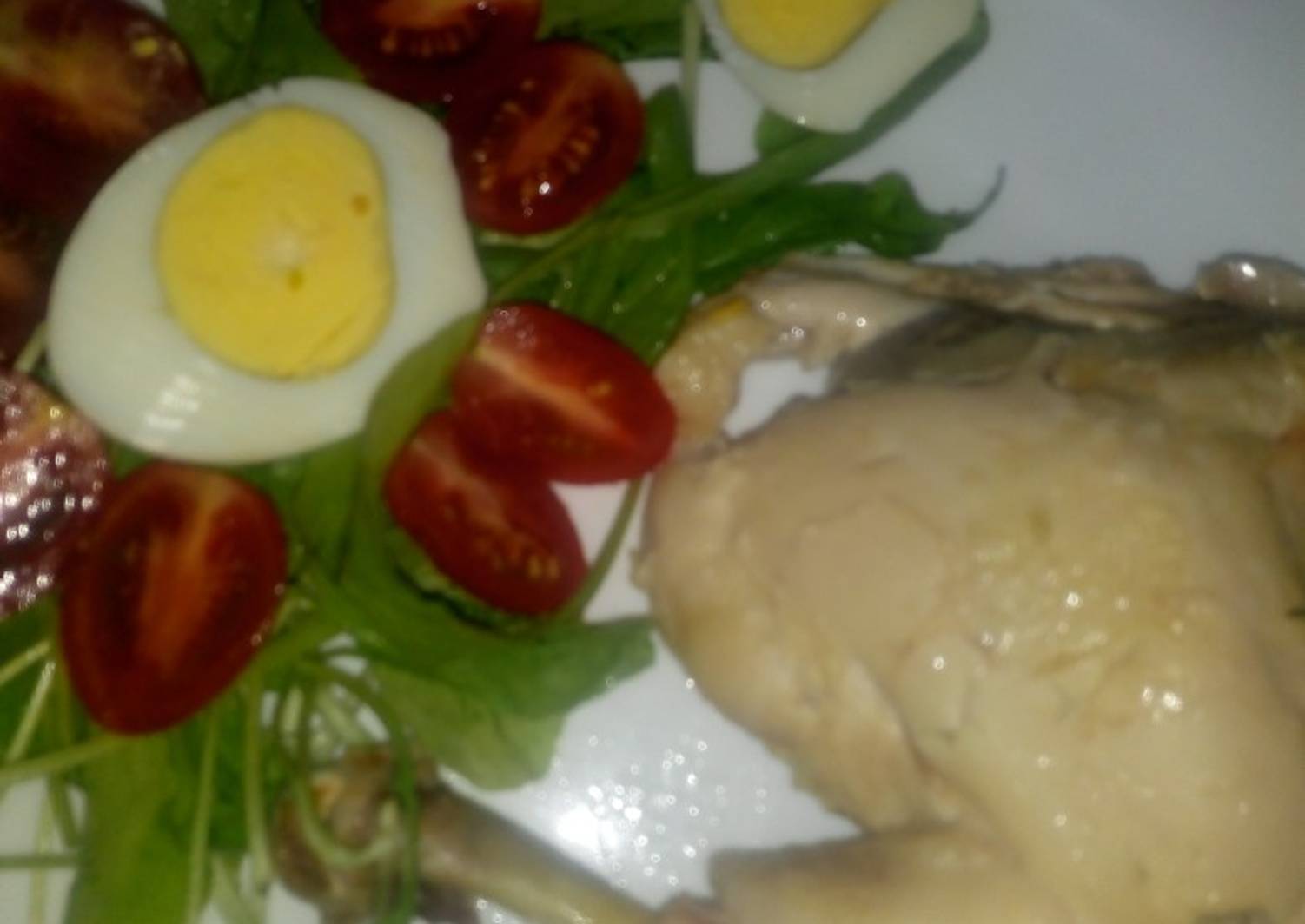 "Pollo hervido con ensalada fresca de Rúcula huevo y Cherry" Receta de ...