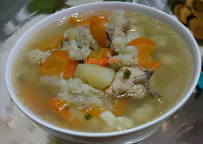 Resep Sayur sop simple seger oleh lidia aristha - Cookpad