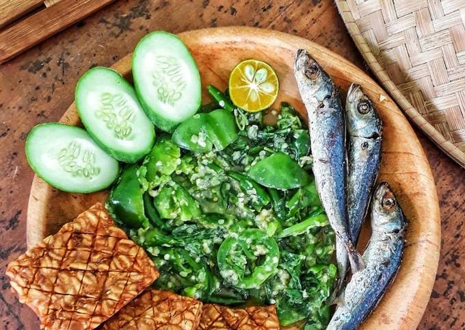 Resep Sambal Cibiuk oleh Merie Prayatna Mazrial - Cookpad