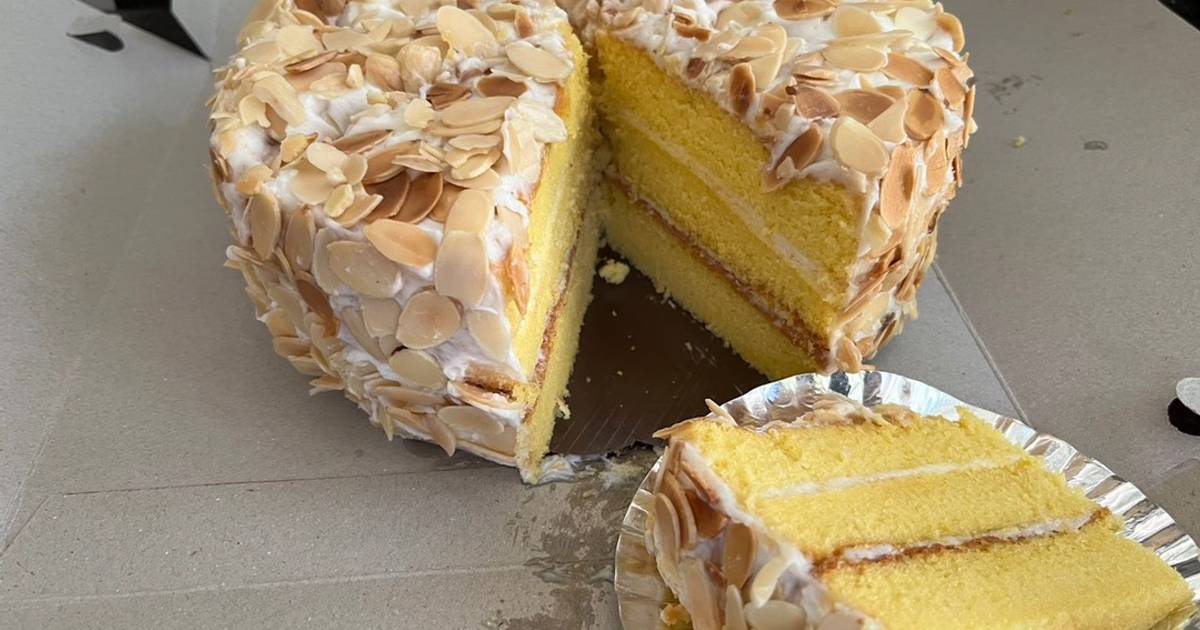 Resep Kue tart Vanilla almond oleh zumira sari - Cookpad