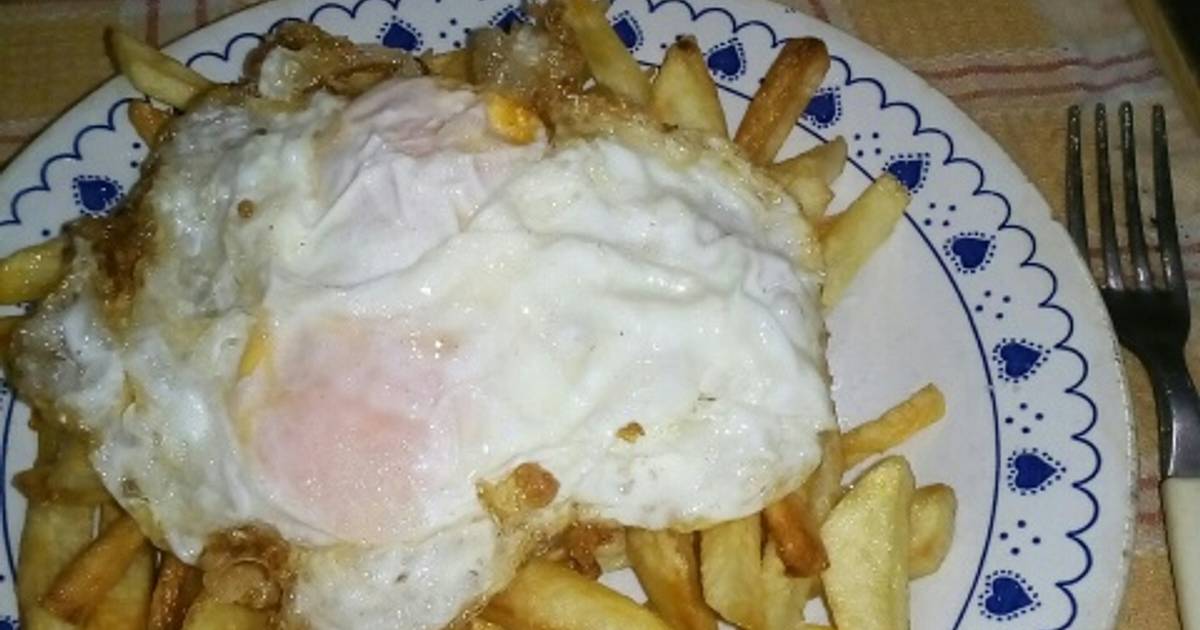 Papas fritas con huevo frito Receta de Ana Rebagliatti- Cookpad