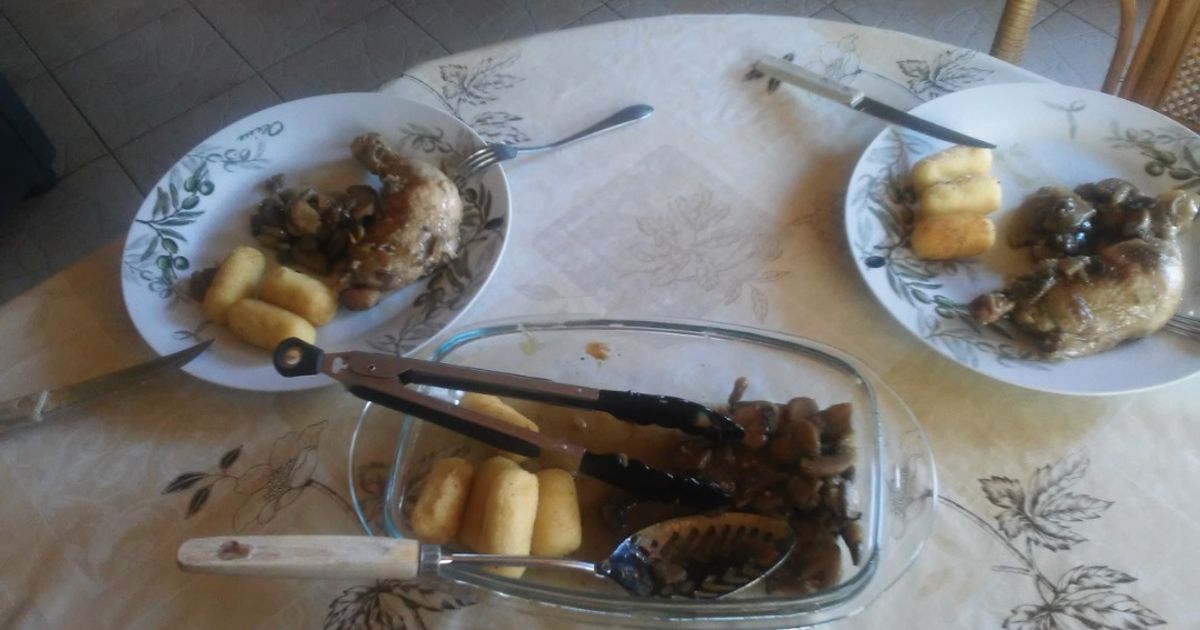 Csirkecomb, Vele Párolt Gombával | István Bánfalvi receptje - Cookpad ...