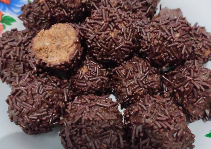 Resep Bola Coklat Biskuit Regal oleh SeptiyaniDj - Cookpad Resep Bola Coklat Biskuit Regal oleh SeptiyaniDj - Cookpad