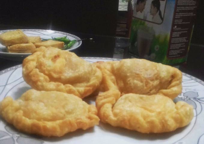 Resep Pastel Rasa Curry oleh Ratna Indrayanti - Cookpad