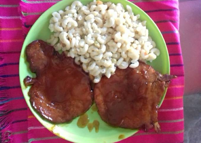 Chuletas agridulces BBQ y sopa de codito Receta de DiAna RoSe- Cookpad