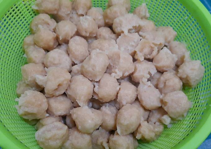 Resep 26. Pentol Ayam oleh Dessy Dwitalia - Cookpad