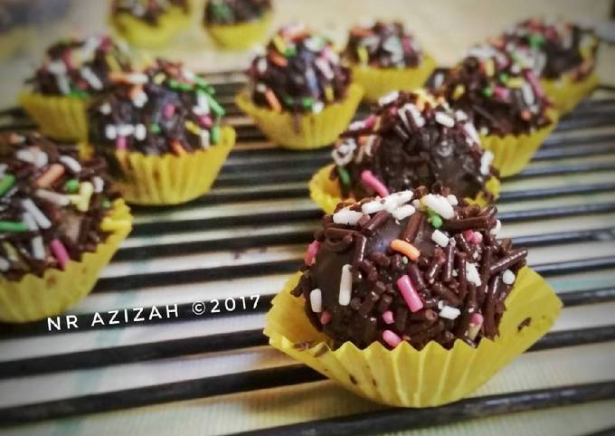 Resep Rainbow Choco Ball oleh Nr Azizah - Cookpad