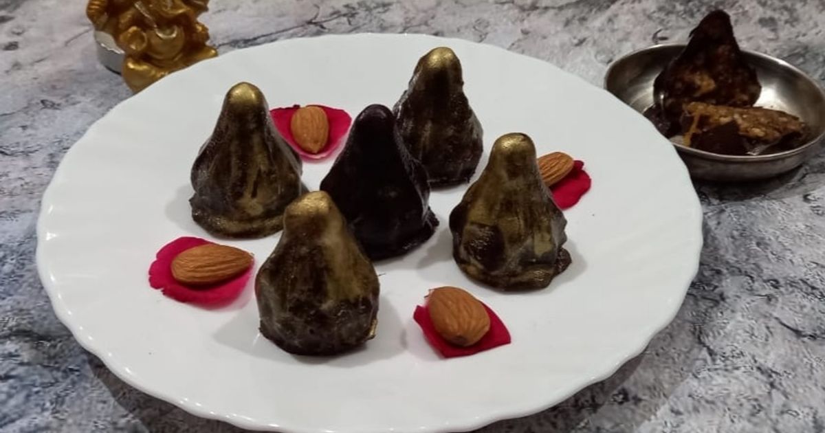 Avani Parmar દ્વારા રેસીપી ડેટ્સ આલ્મંડ મોદક (Dates Almond Modak Recipe ...