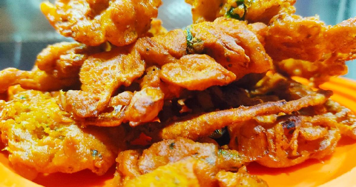 Onion bhajia Recipe by Kuldeep Kaur - Cookpad