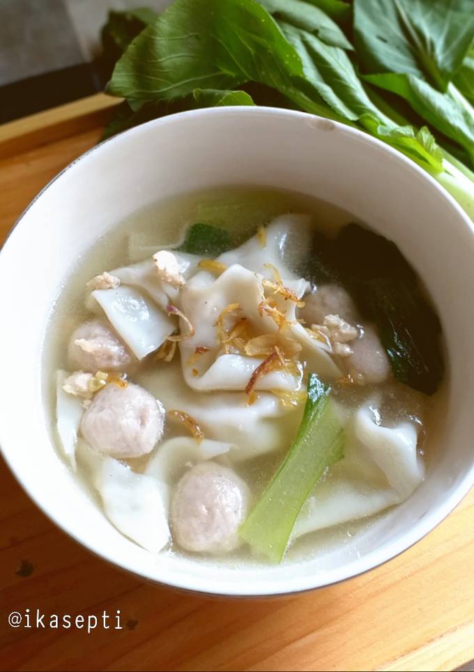 Resep Sop Pangsit Ayam Bakso dan Pokcoy oleh Ika Septi - Cookpad