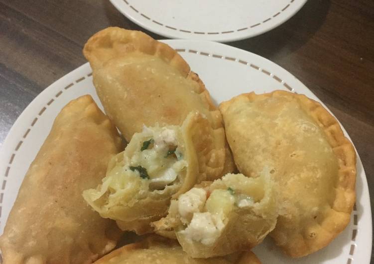 Resep Pastel ayam sayur oleh fitria kusuma dewi - Cookpad