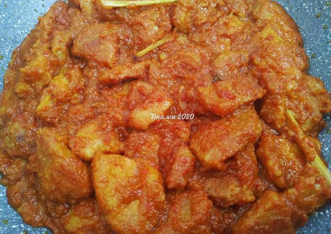 Resep Pork Rendang / Rendang daging 🐷 oleh Tinawu_cookingdiary - Cookpad