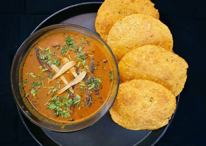 बेड़मी पूरी और आलू की सब्जी (Bedmi Puri aur aloo ki sabzi recipe in ...