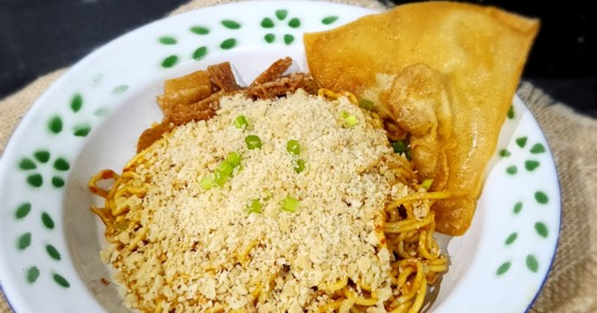 Resep Mie Pedas Manis Ala Gacoan oleh MAMA EKA - Cookpad