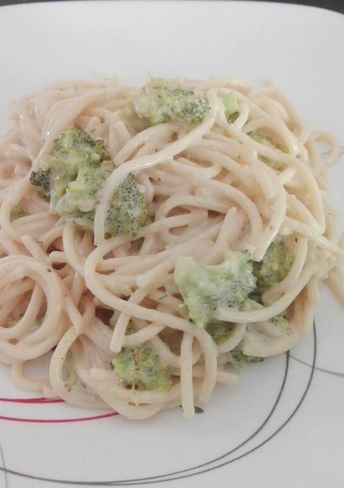 Spaghetti, con crema y brócoli Receta de Javier- Cookpad