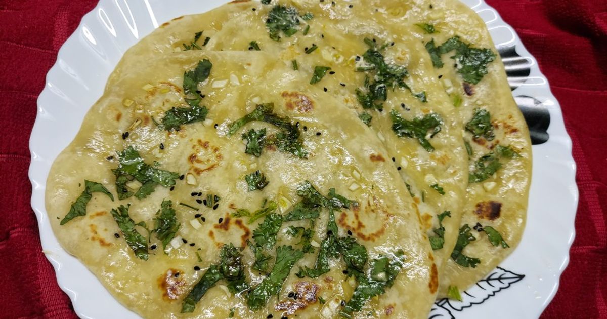 Garlic Butter Kulcha Recipe by Kumkum Chatterjee - Cookpad