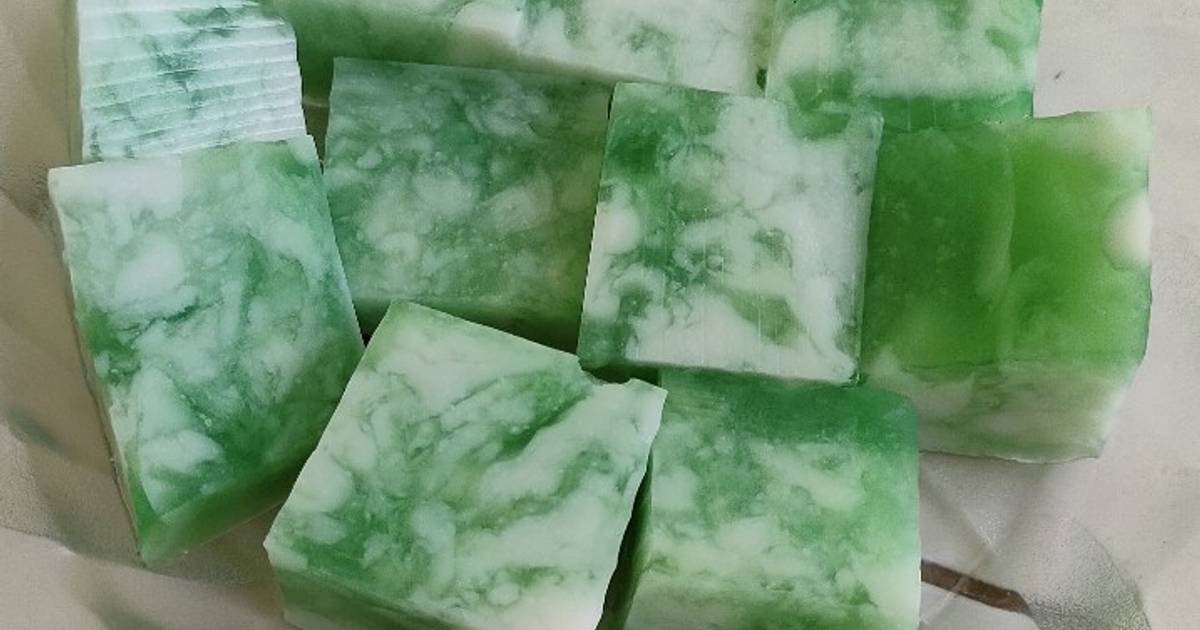 Resep Pudding/agar-agar pandan santan oleh Sekar Ayu - Cookpad