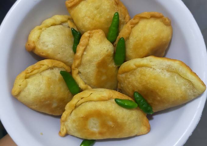Resep Pastel isi kentang wortel oleh Yuyun Wahyuni - Cookpad