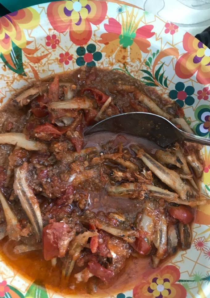 Resep Sambal teri manis asam khas jawa oleh Intan aghniya Safitri - Cookpad