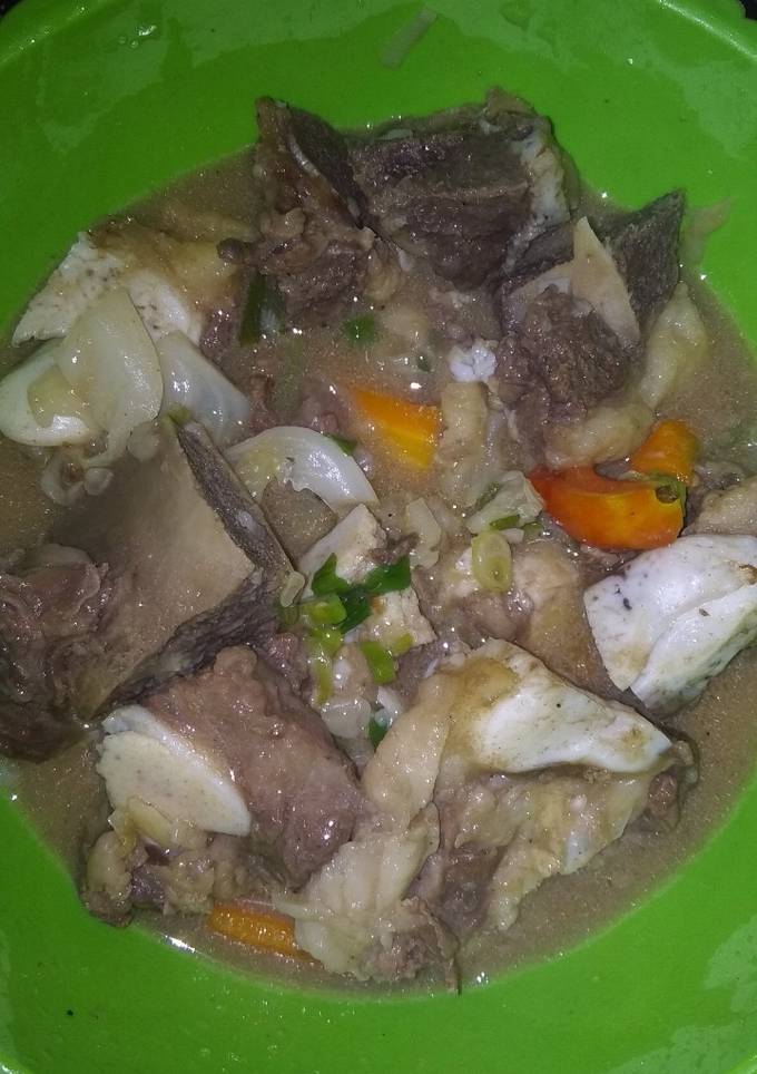 Resep Sop Tulang Sapi Pedas oleh Winawatidewiaci - Cookpad