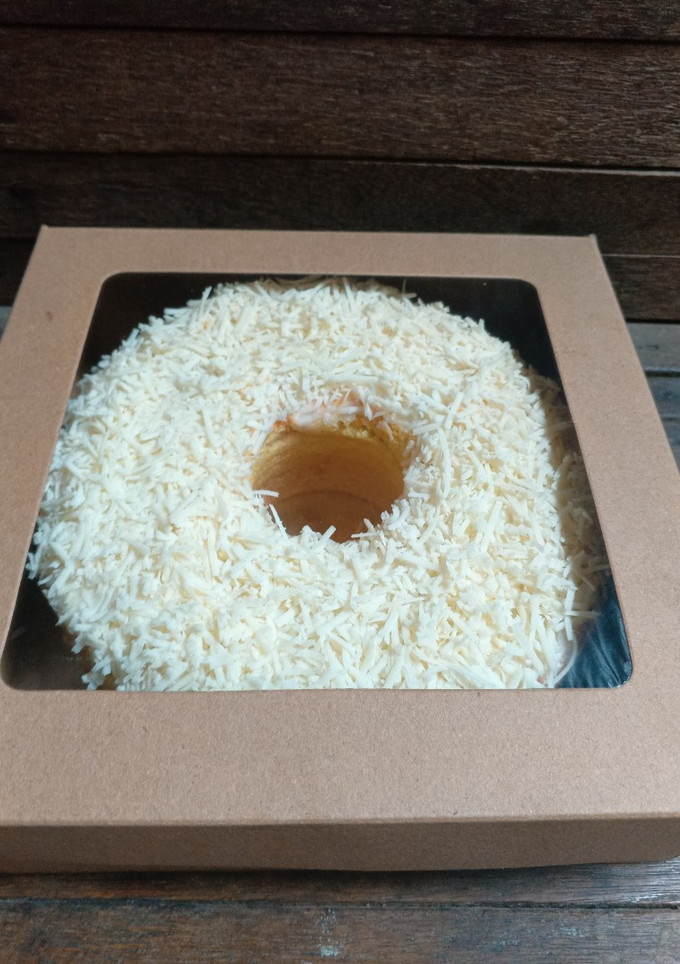 Resep Bolu Jadul Toping Keju oleh Nova Utami - Cookpad