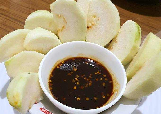 Resep Rujak jambu kristal oleh Indrawati Alamsyah - Cookpad