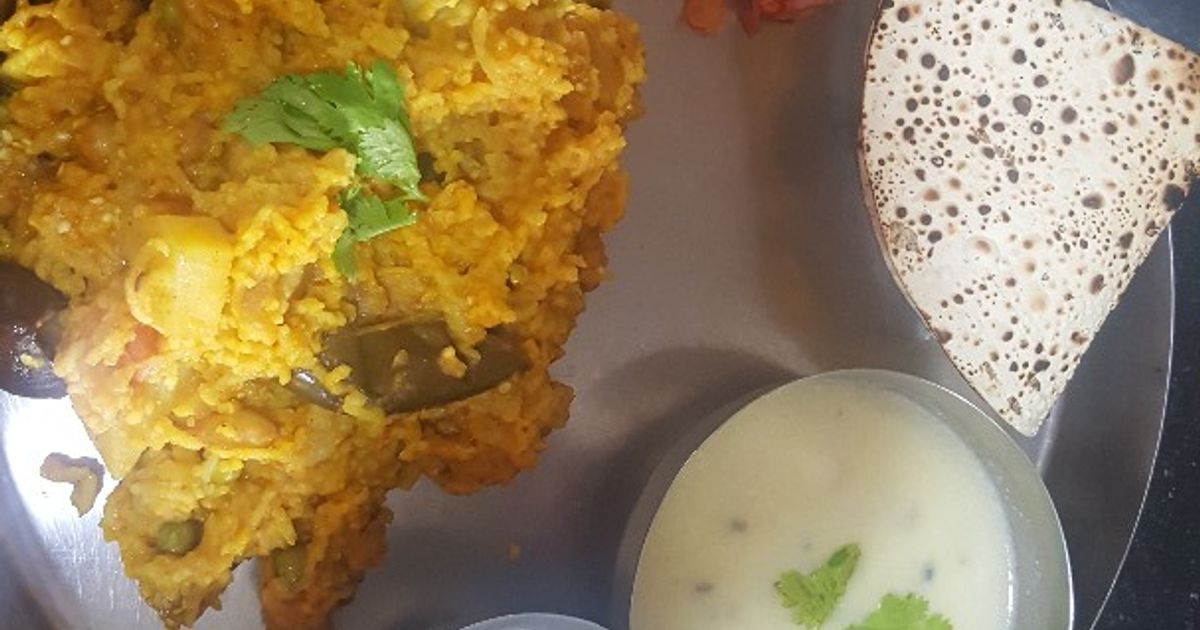 Ringna Vatana Bateta Ni Khichdi And Kadhi Recipe by Chetna Dhanak - Cookpad