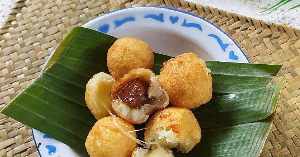 Resep jemblem singkong parut kukus rumahan enak dan mudah - Cookpad