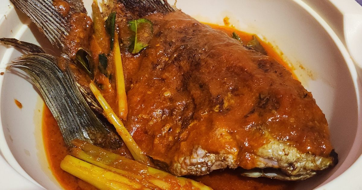 Resep Ikan Gurame Saos Padang Ala Cha oleh PAWON CHA - Cookpad