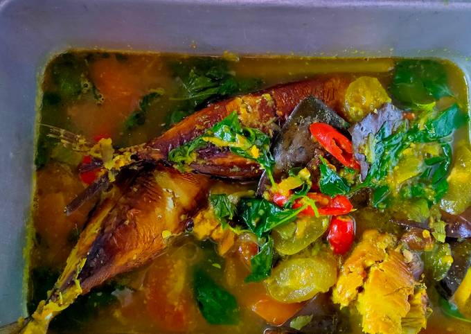 Resep 03 Asem-asem ikan asap oleh Mulyawati Rahayu Ningsih - Cookpad