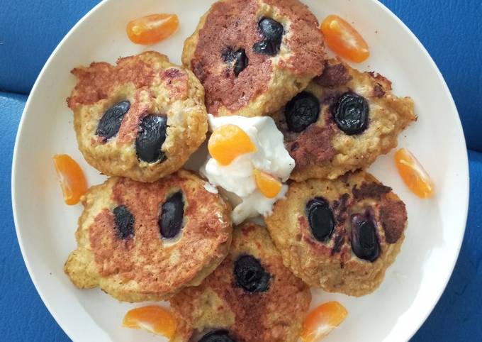 Resep Banana Oat Pancake oleh Mama Uthie - Cookpad
