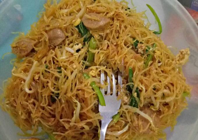 Resep Bihun Goreng Bakso oleh Nerissa Arviana - Cookpad