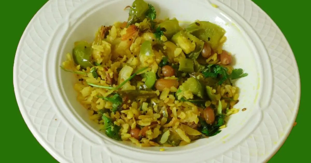 Colorful Aval/Poha Uppuma Recipe by Lakshmi Sridharan Ph D - Cookpad