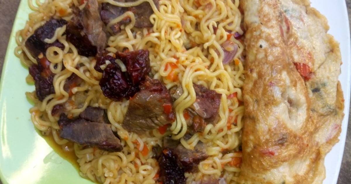 #kebbi made indomie and eggs Recipe by Usman Sumayya kwasara - Cookpad
