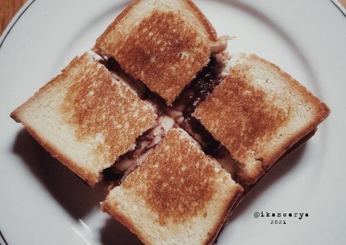 Resep Roti Bakar Strawberry Mozarella Oleh Ikasoerya Cookpad